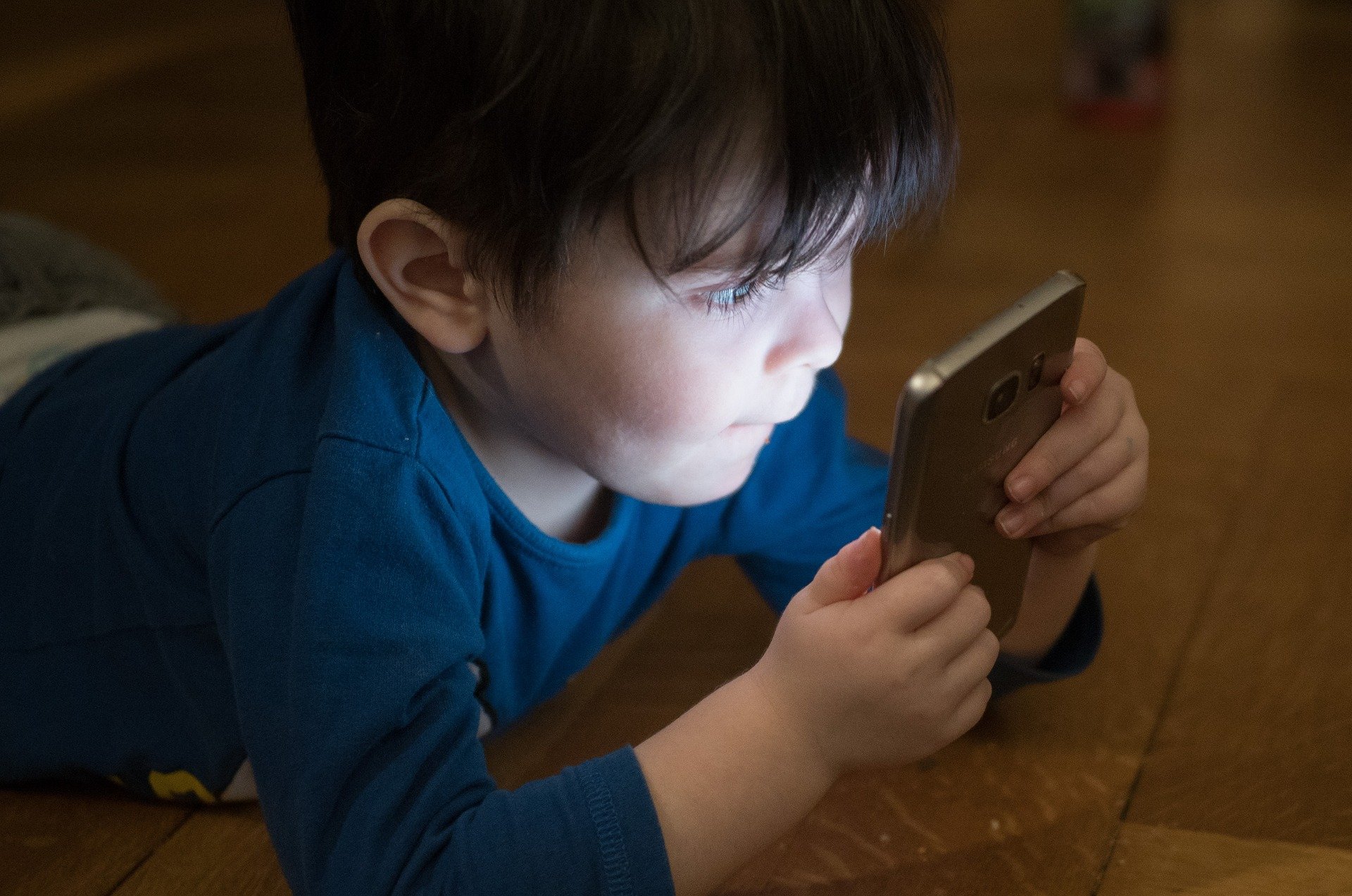 Study: Smartphones do not affect how much time families spend together ...