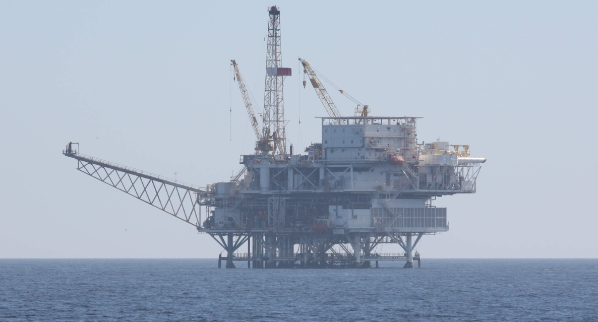 New report suggests US offshore oil and gas rigs at significant risk of ...
