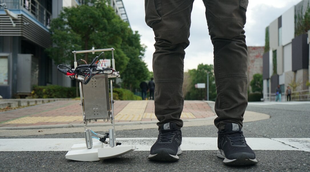 Researchers develop bipedal robot that can alter walking behaviors based on environment | GlobalSpec