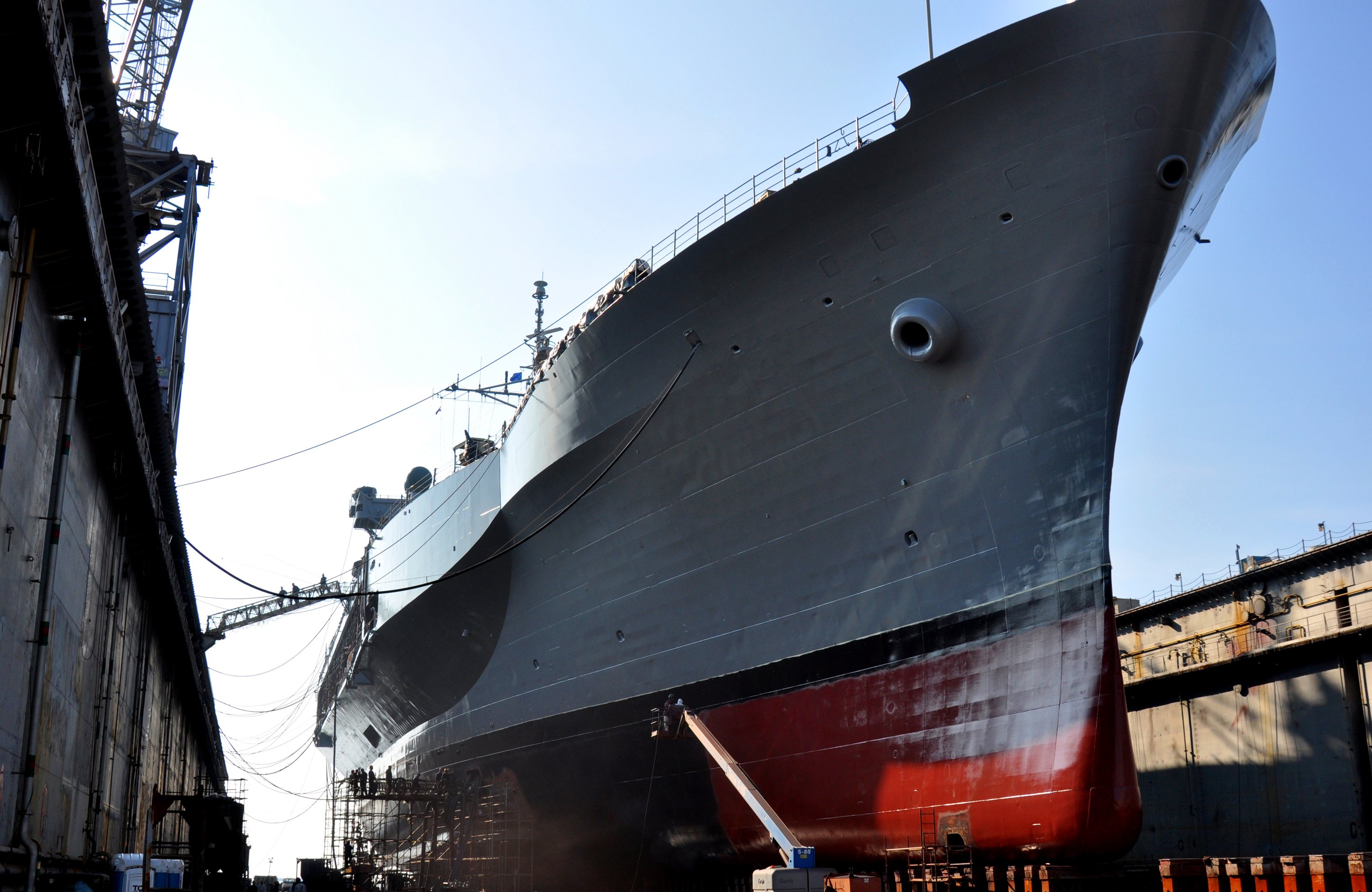 Scientists develop polymer spray to instantly fix damaged ships ...
